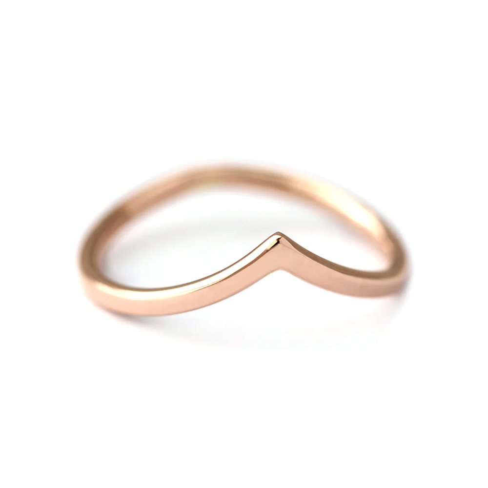 Flat profile v shaped ring | Temple & Grace UK